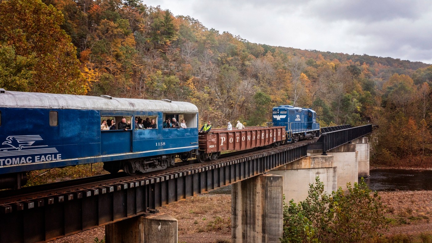 Fall Foliage Train Rides in WV | Potomac Eagle
